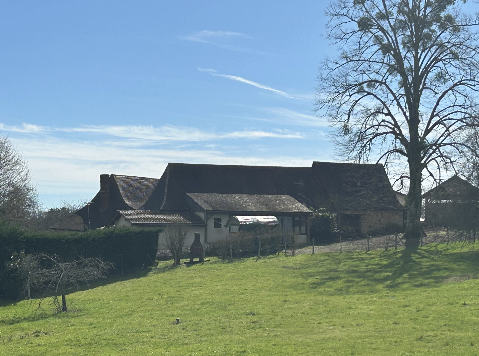 Vente Propriété de deux maisons en pierre avec terrain a diviser constructible 8800m2 | Logissimo